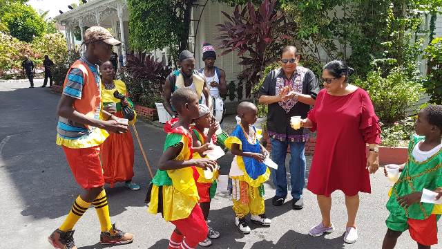 Masquerade band ushers in holiday season at Prime Minister’s Residence ...