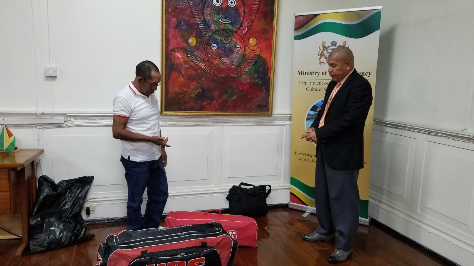 Min. Norton makes donation to Waramuri Mission – DPI Guyana